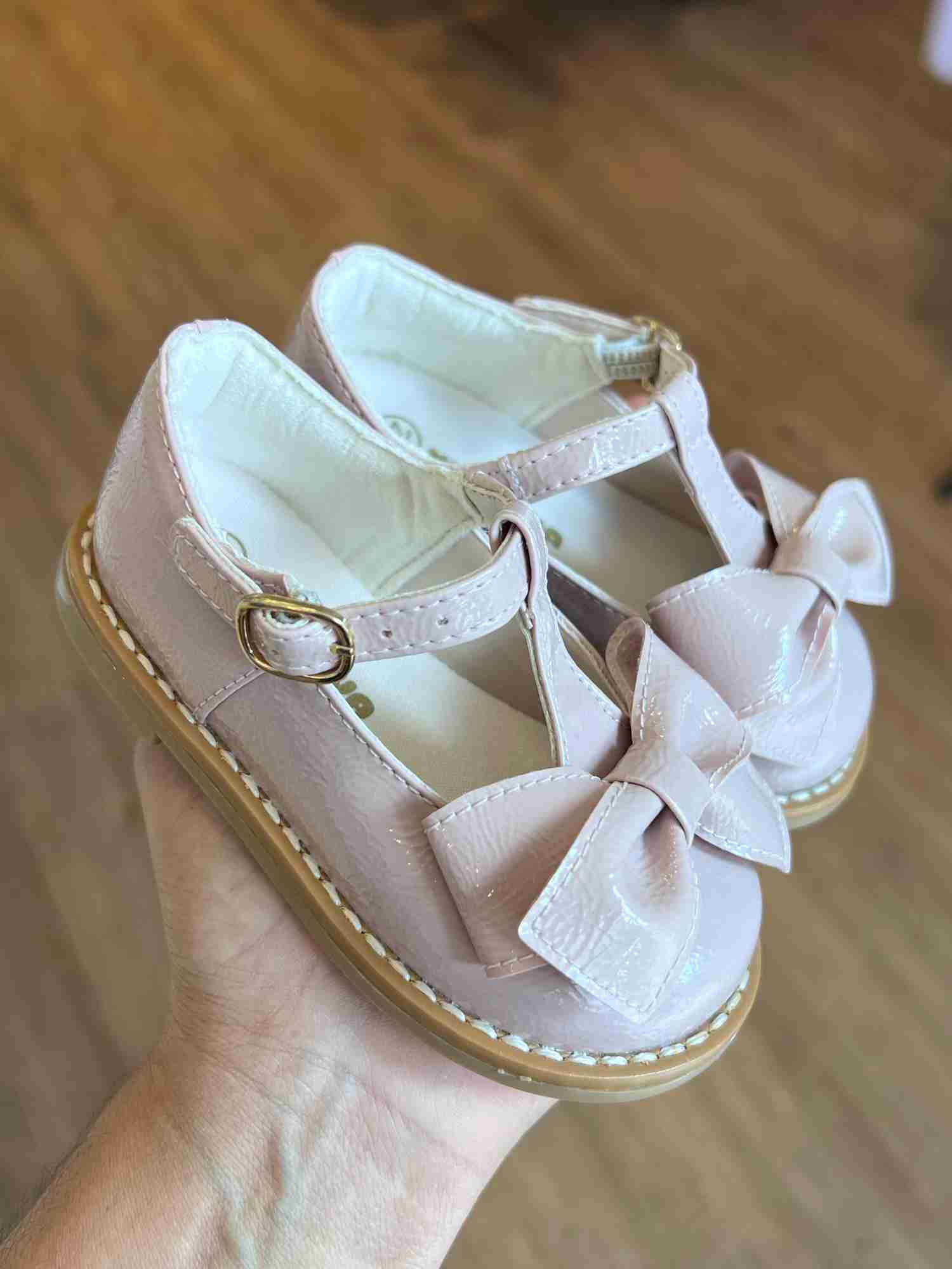 SAPATO ALÇA CENTRO LAÇO FECHO METÁLICO MENINA XUÁ XUÁ – Lui Bambini ...